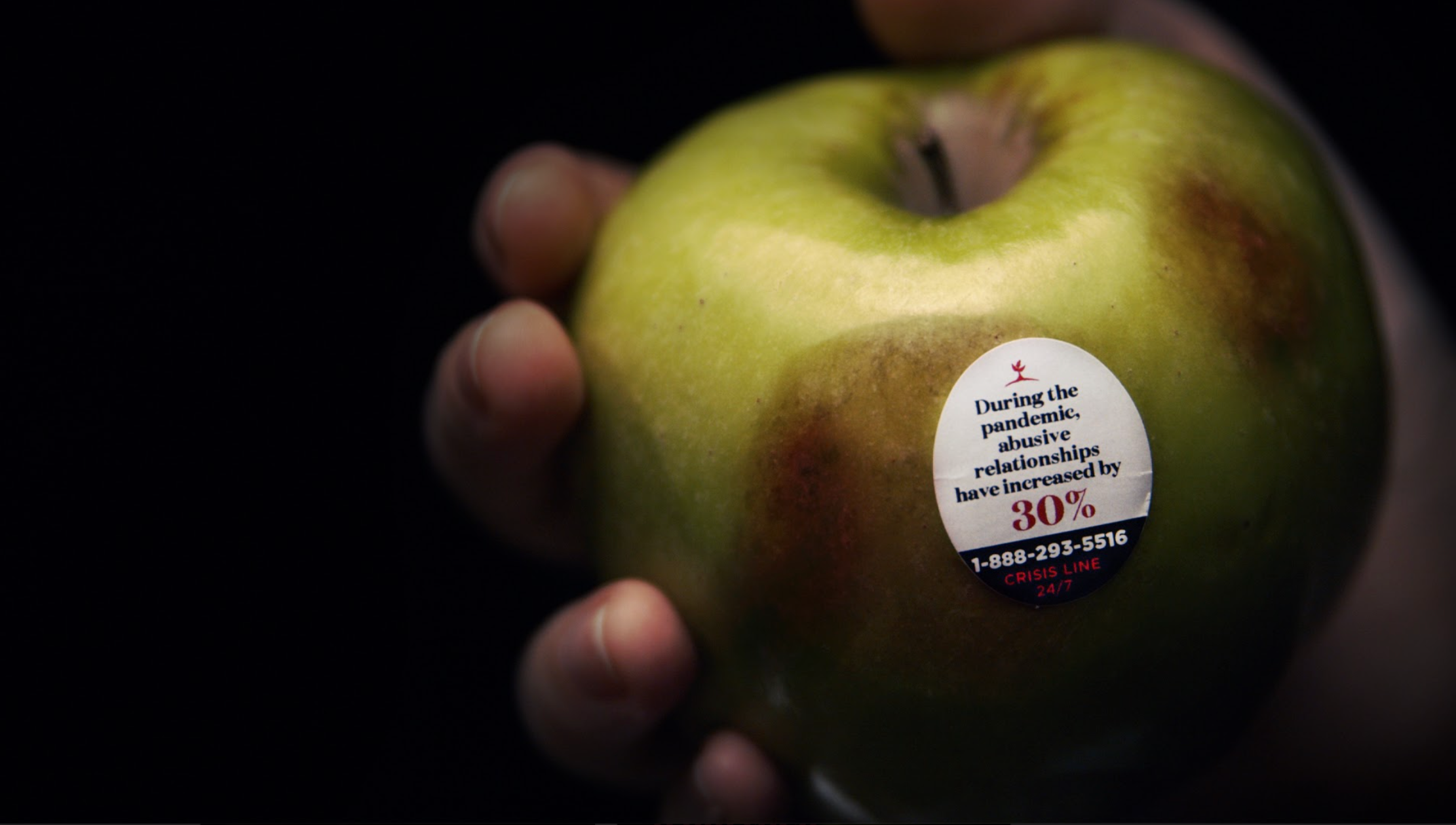 These Bruised Apples Contain A Safety Message | Campaign Canada